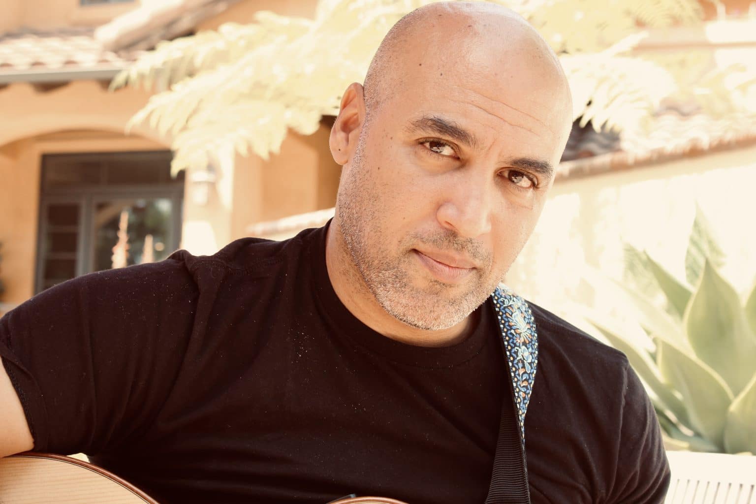 Qui est Peter Harper, le musicien américain qui séduit la France